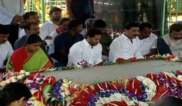 AP CM pays tributes to Y S Rajasekhara Reddy on his 13th death ...