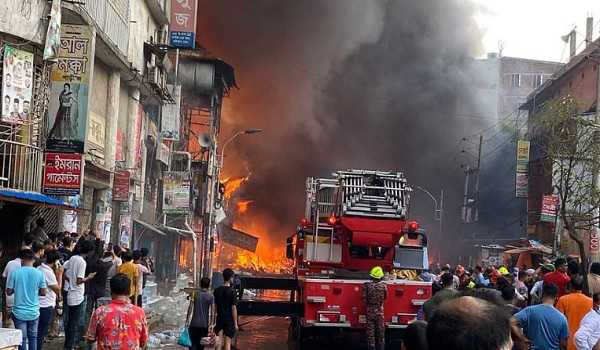 Massive fire breaks out at Banga Bazar in Bangladesh - Tripura Chronicle