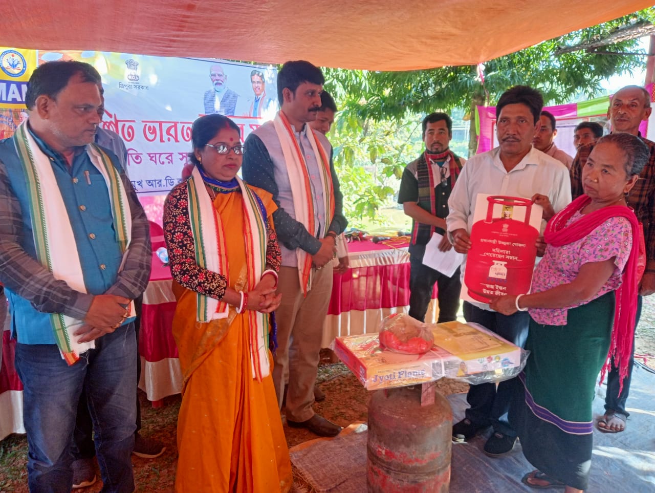 Viskit Bharat Sankalp Yatra reaches out to rural areas with government ...